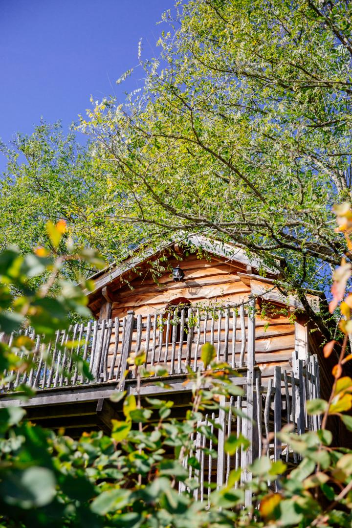 Cabane dans les arbres Chateau Dans Les Arbres n°G600851 à Le Nizan ...